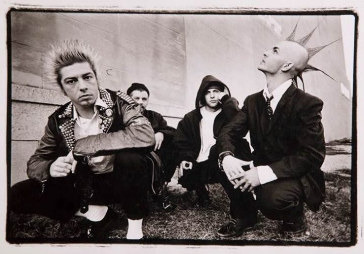 RANCID: OS 25 ANOS DO DEFINITIVO “...AND OUT COMES THE WOLVES”