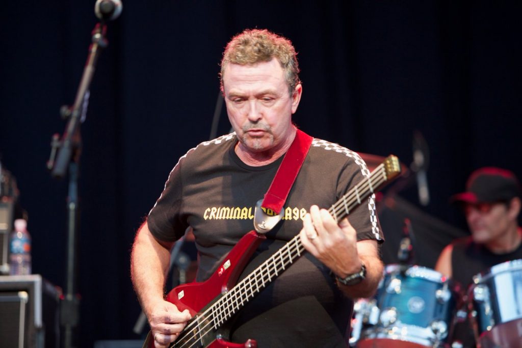 MORRE TONY LEWIS, VOCALISTA DO THE OUTFIELD: POWER POP, MELODIAS E UM ...